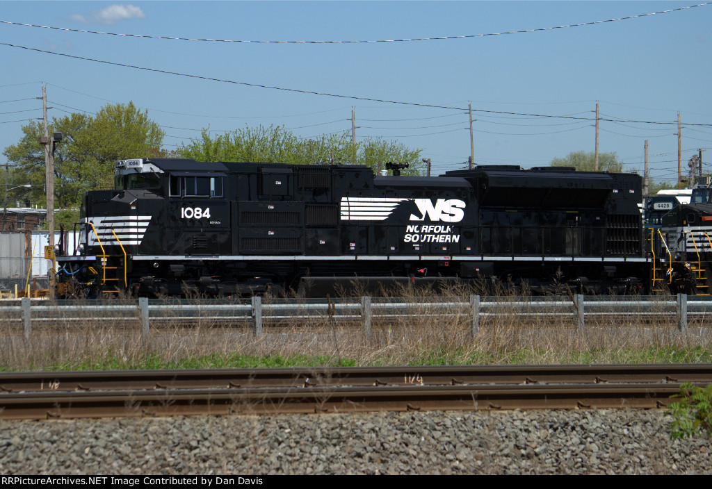 NS SD70ACe 1084 in Camden